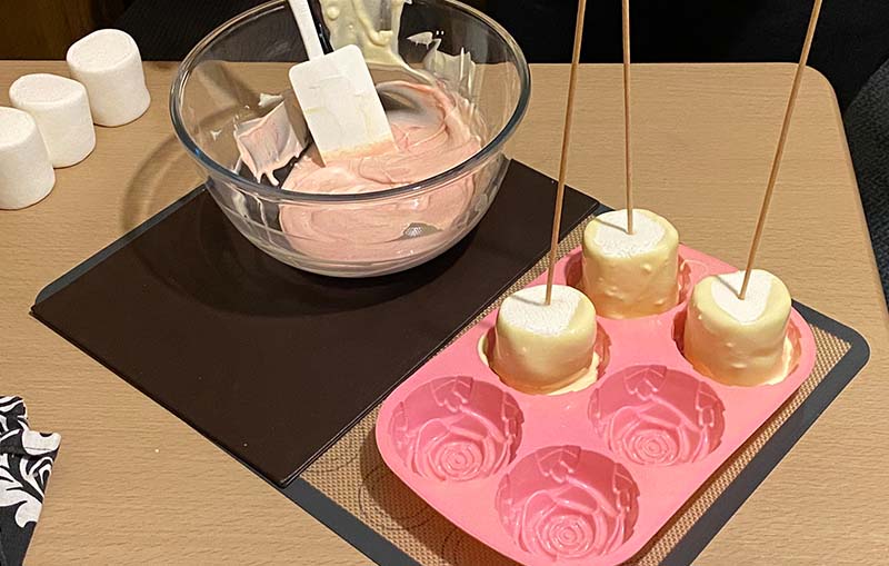 Chocolate Roses: Homemade Chocolate & Marshmallow Roses Recipe
